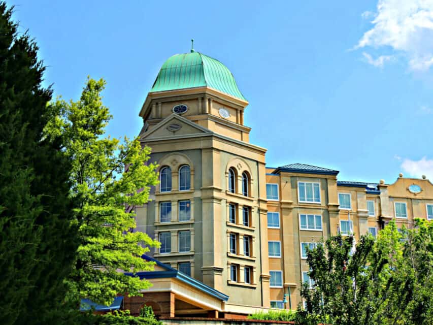 Southern Comfort & Luxury: Marriott Shoals Hotel and Spa