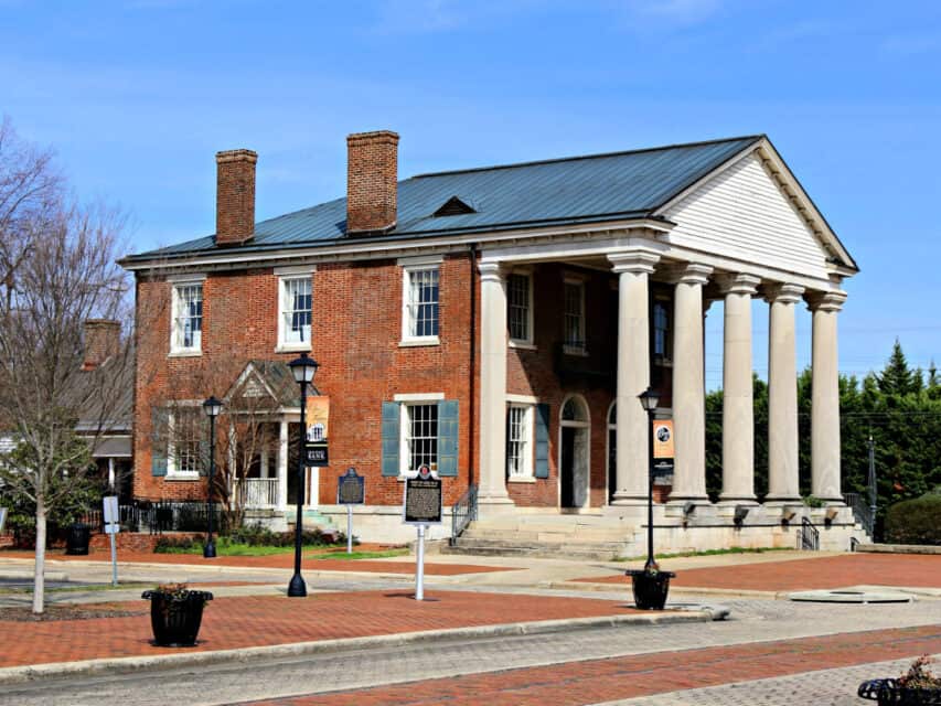 The Old State Bank in Decatur, Alabama | TSA and Tacos
