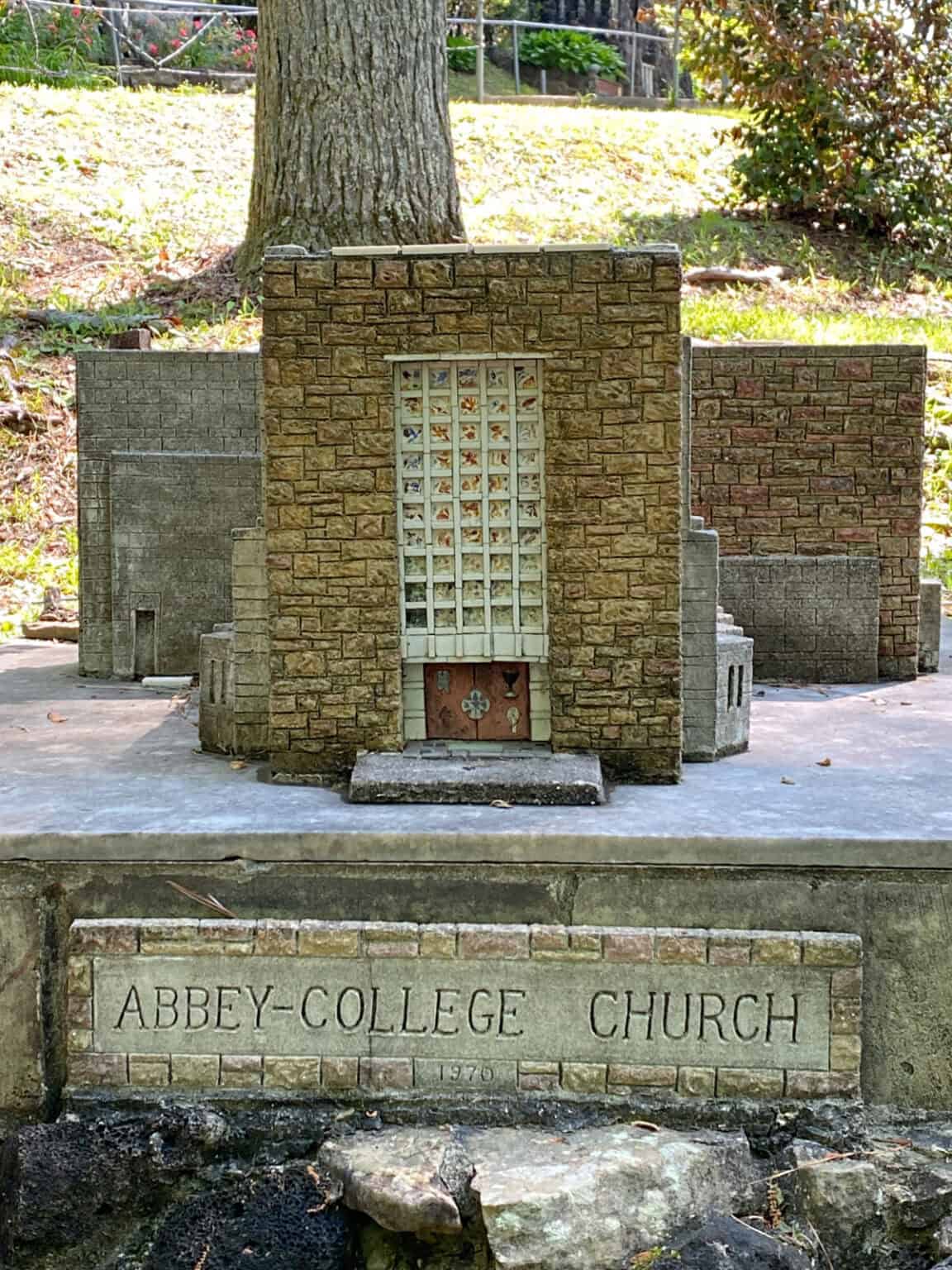 Ave Maria Grotto in Cullman, Alabama | TSA and Tacos