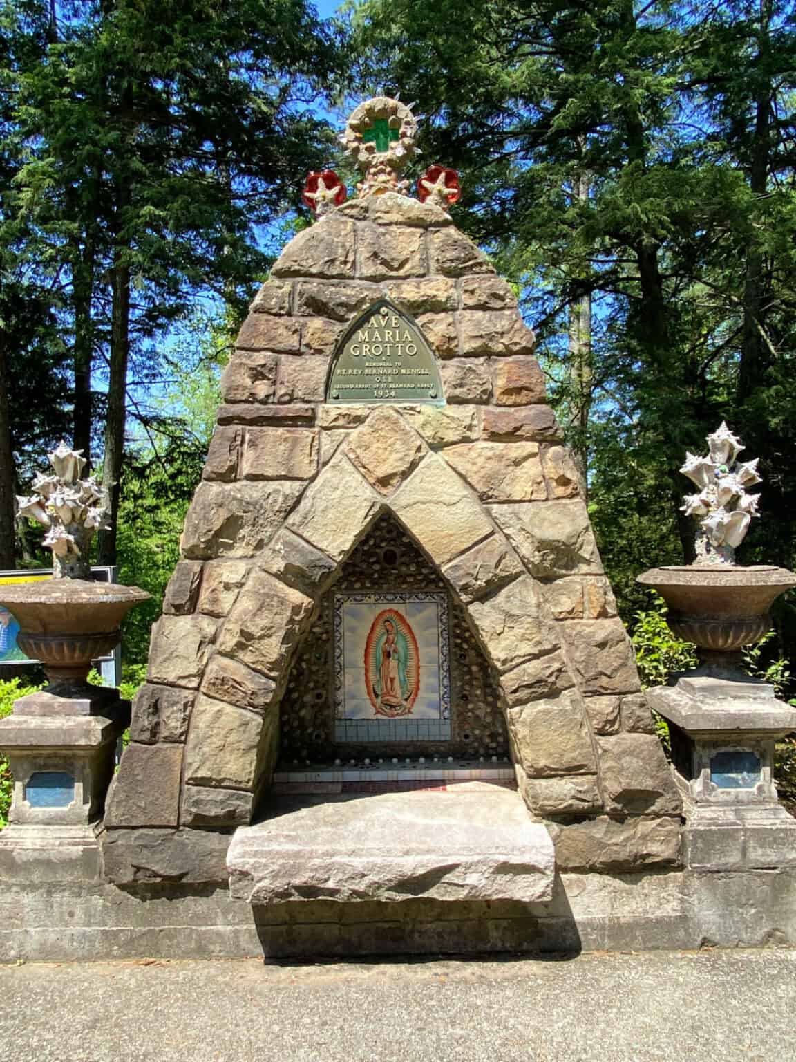 Ave Maria Grotto in Cullman, Alabama | TSA and Tacos